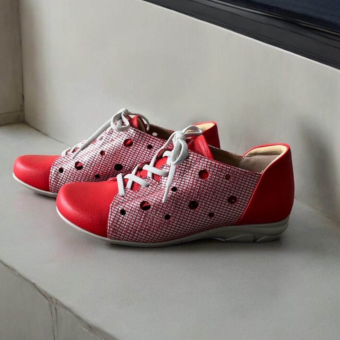 【88874】パンチングスニーカー｜HAYASHIGO ONLINE SHOP -ハヤシゴオンラインショップ公式