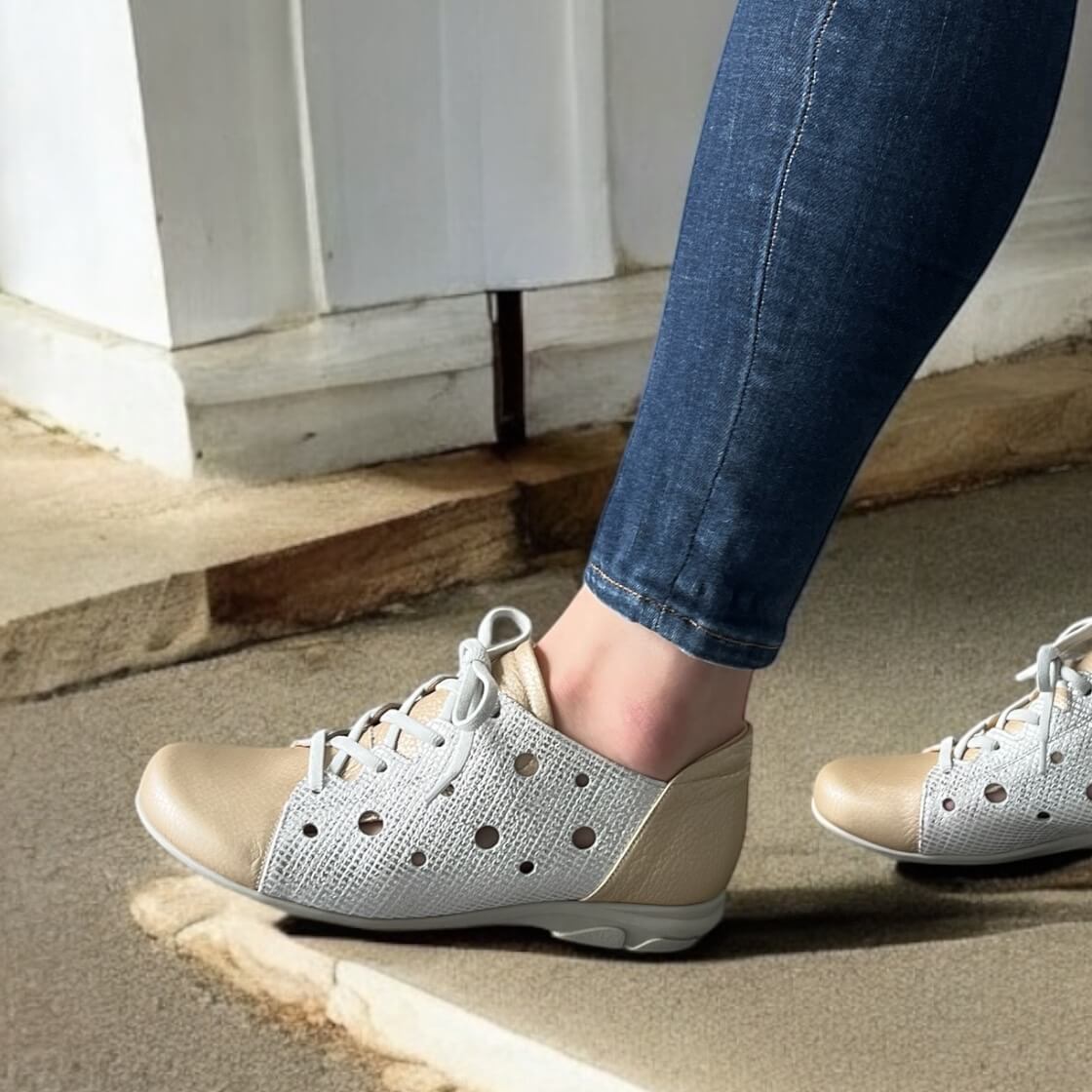 【88874】パンチングスニーカー｜HAYASHIGO ONLINE SHOP -ハヤシゴオンラインショップ公式